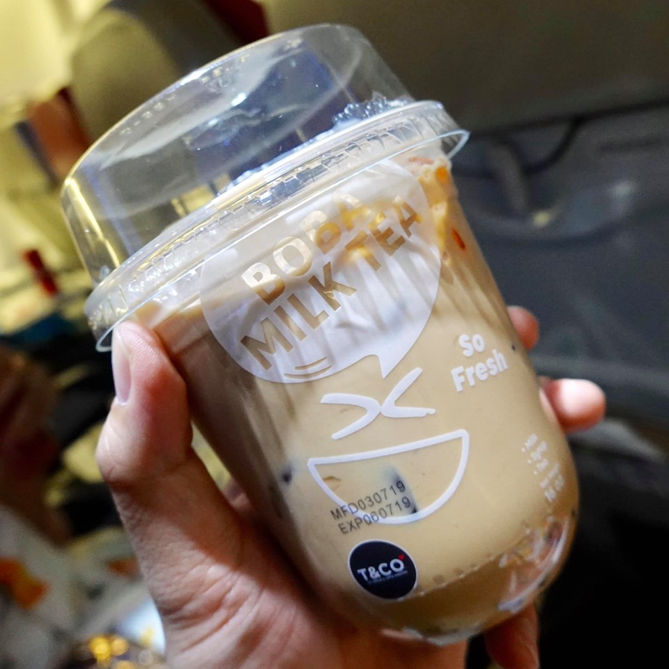 AirAsia Thailand Now Serves Milk Bubble Tea with Diamond Shaped Boba On ...