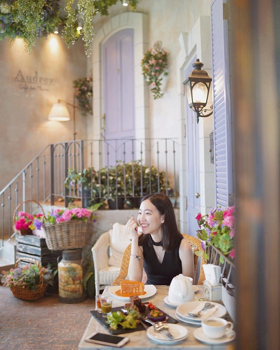 Audrey Cafe & Bistro Bangkok Has New Salted Egg Dishes