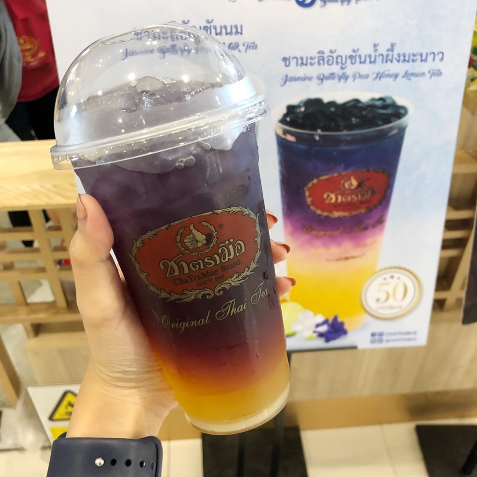 Cha Tra Mue Has New Butterfly Pea Drinks For Mother’s Day For Just ฿50