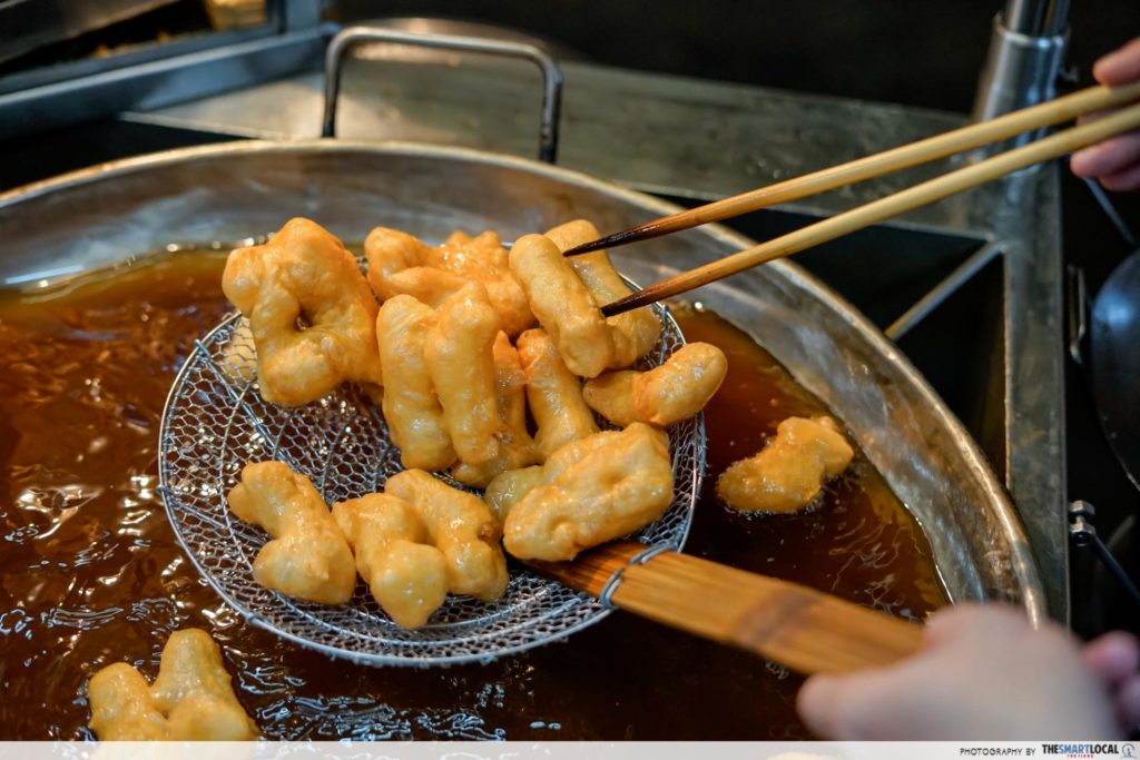 Pa Tong Go Savoey Sells Michelin Featured Thai-Style Churros Under ฿60 ...