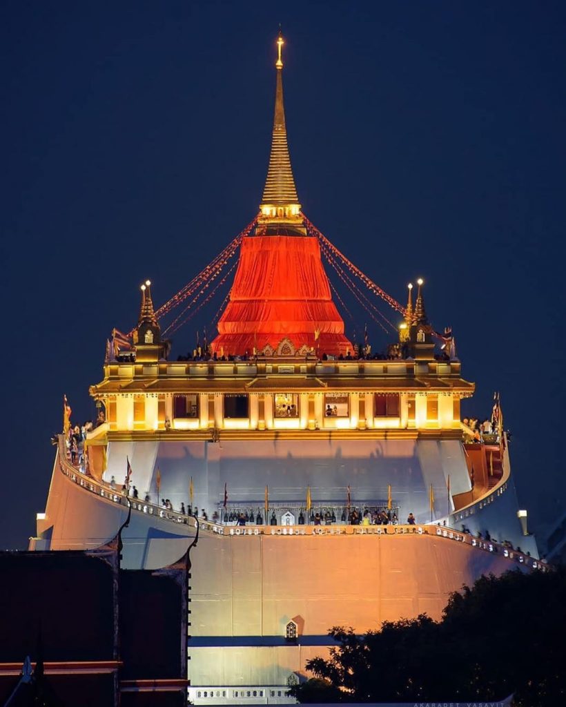 The Golden Mount Festival In BKK Has Carnival Games And Street Food