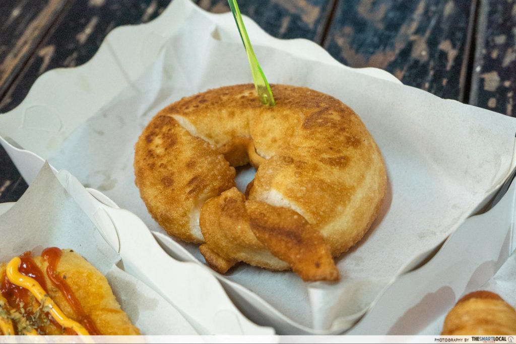 On-Zon Roti Bangkok Sells Thai-Style Pizza Roti With Gooey Cheese Pulls
