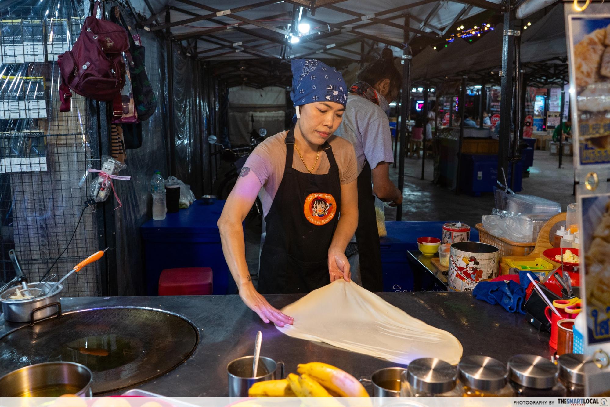 On-Zon Roti Bangkok Sells Thai-Style Pizza Roti With Gooey Cheese Pulls