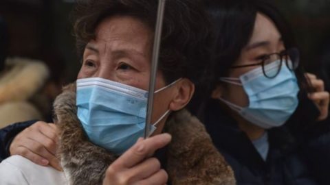 Aunty Gives Masks To Homeless Grandma For Protection Against Virus