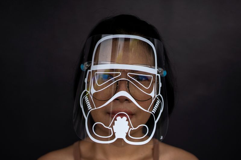 Thai Mom Creates Fancy Face Shields Designs With Star Wars Characters