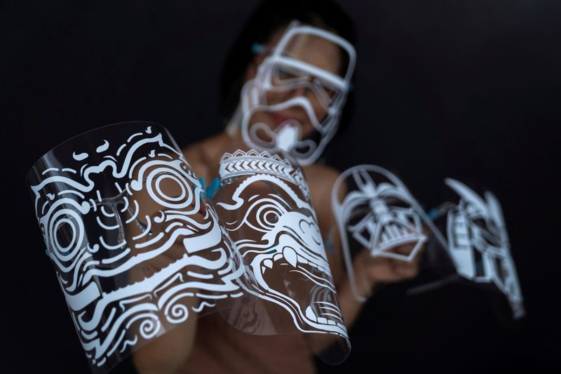 Thai Mom Creates Fancy Face Shields Designs With Star Wars Characters