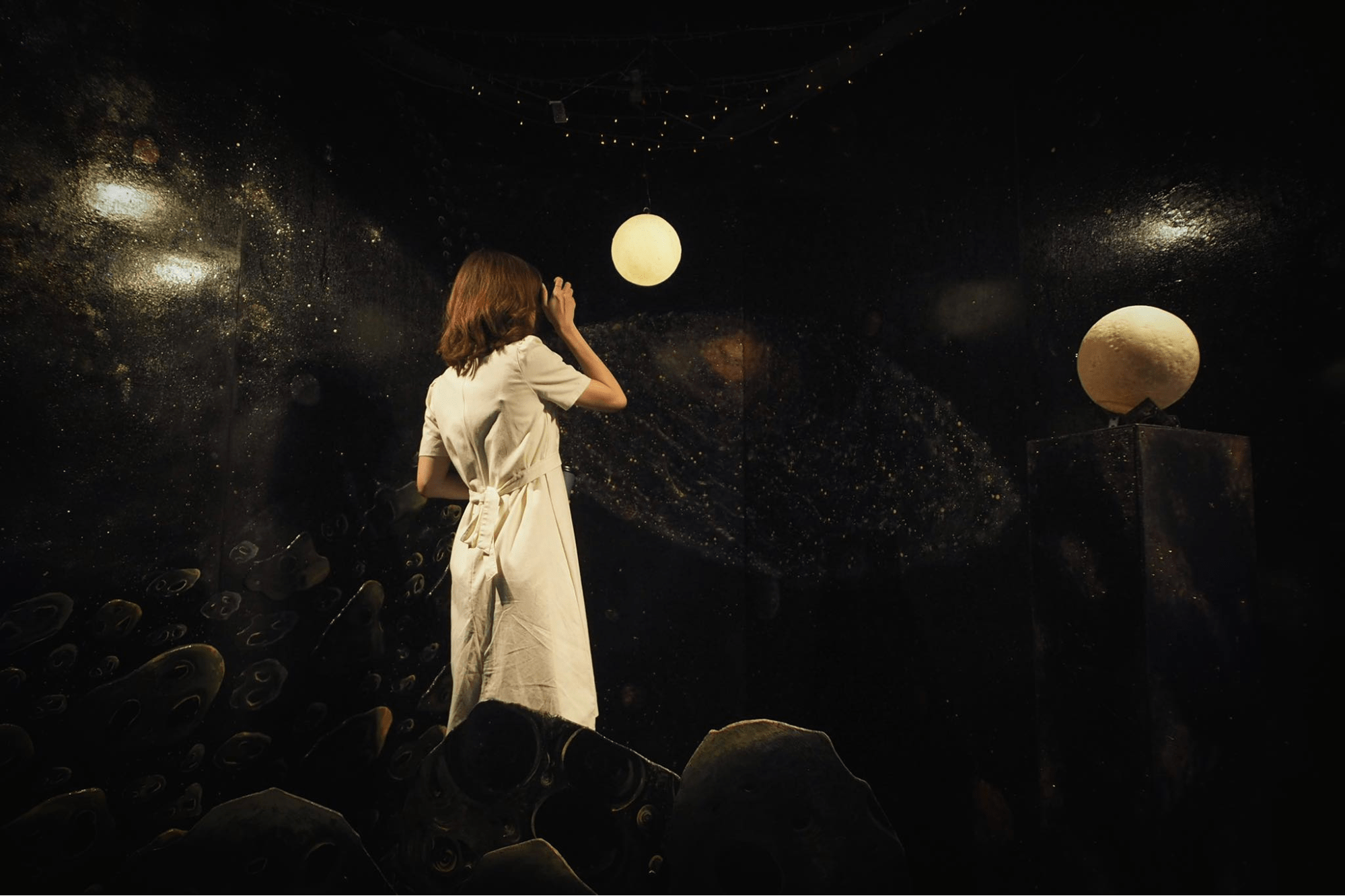 Chonburi Has Space Cafe With Astronaut Suits For Rocket Theme Photos