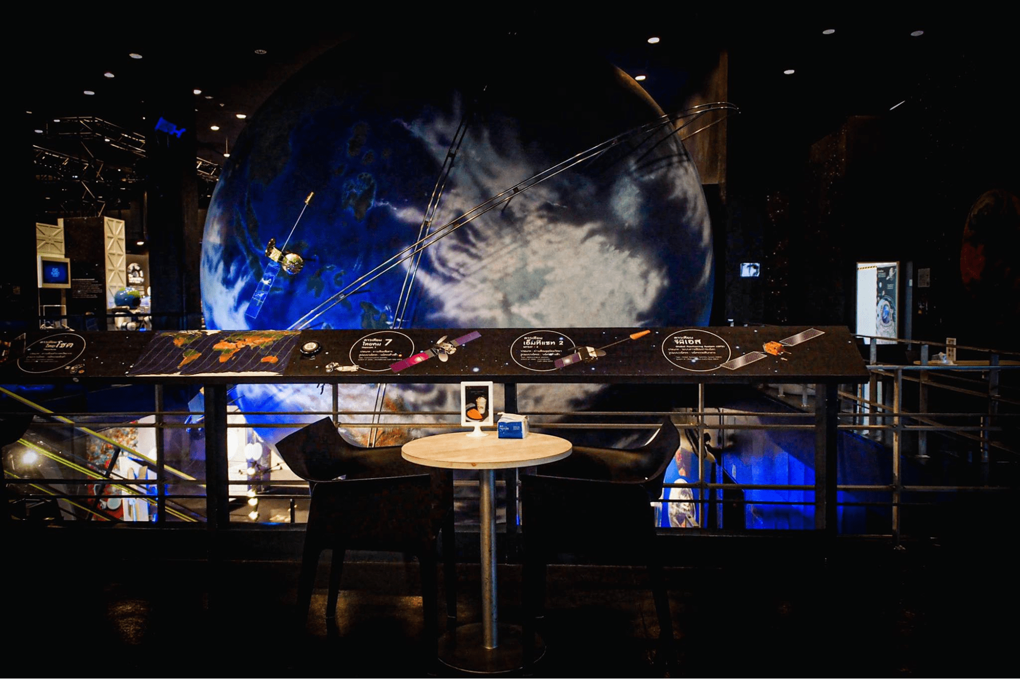Chonburi Has Space Cafe With Astronaut Suits For Rocket Theme Photos