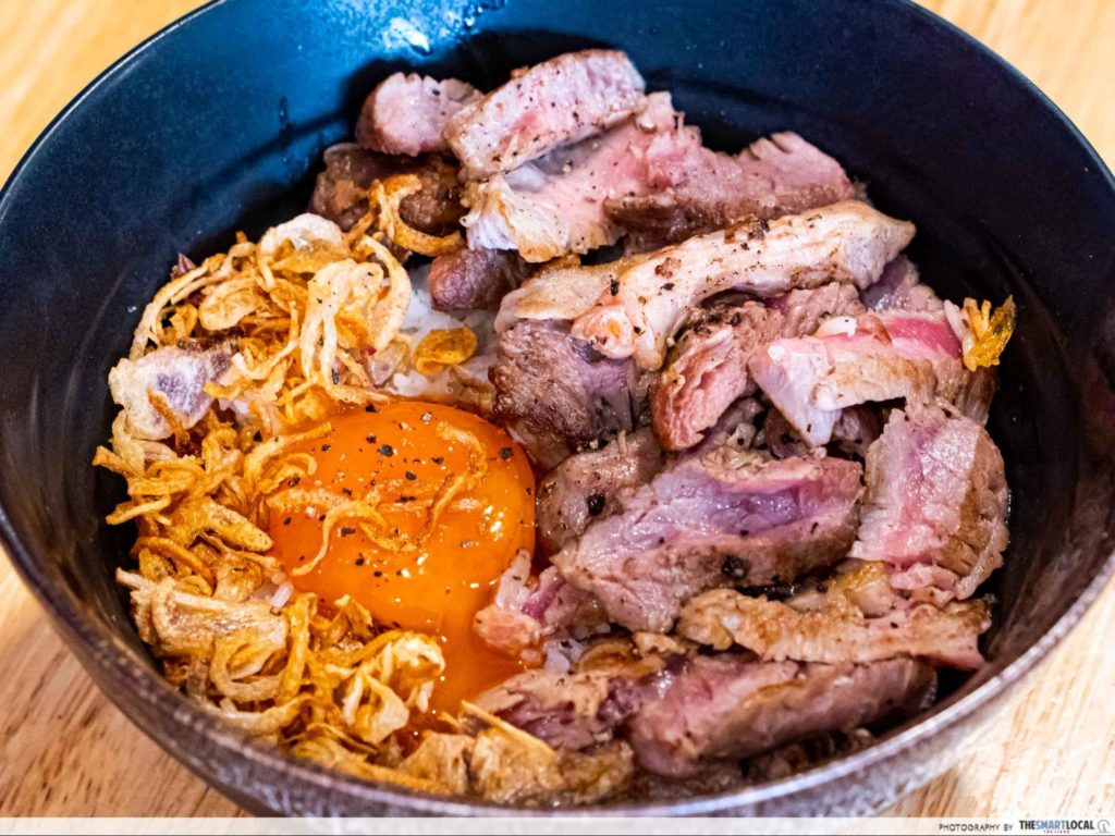 Jaw Nuea Bangkok Serves Beef Bowls From Just $5 And Is Open 24/7