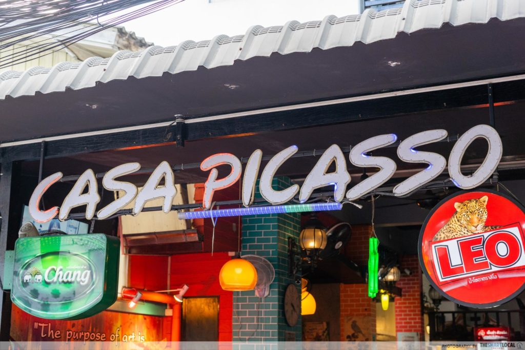 Casa Picasso Sells Giant Pizzas Near Khaosan Road In Bangkok