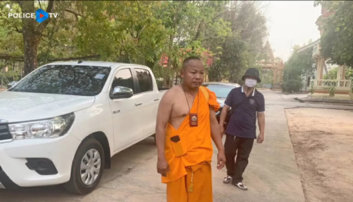 Thai Inspector Goes Undercover As A Monk To Catch Drug Dealer