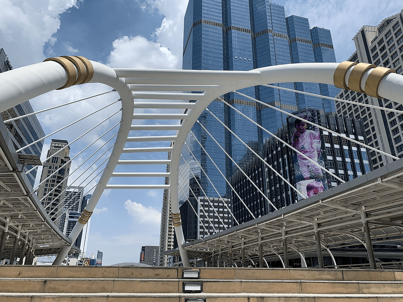 Silom District Guide: Cost Of Living, Community & Things To Do