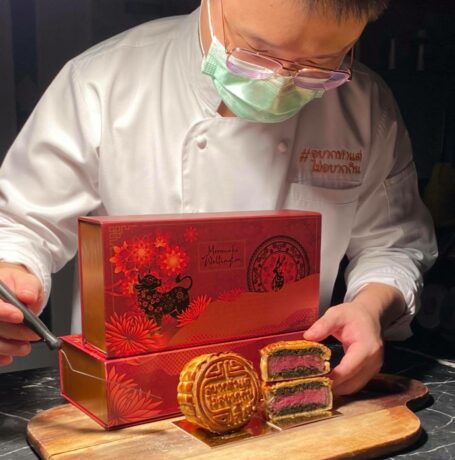 Wagyu Beef Mooncakes With Black Truffle Pastry Sold For ฿2,345/Box