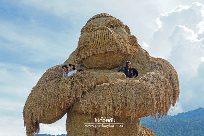 Huay Tueng Tao Has Giant King Kong Statues & Waterfront Bamboo Huts