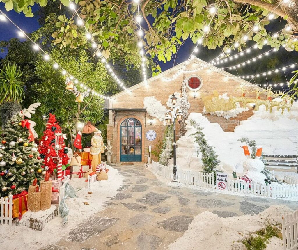 Shing A Ring A Ring Cafe Looks Like A Snow-Capped Santa's House