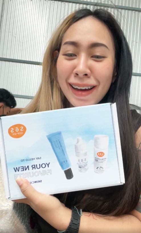 Thai Woman Buys Random Box From Famous Vendor, Receive Cars Keys