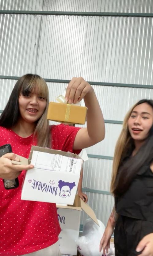 Thai Woman Buys Random Box From Famous Vendor, Receive Cars Keys