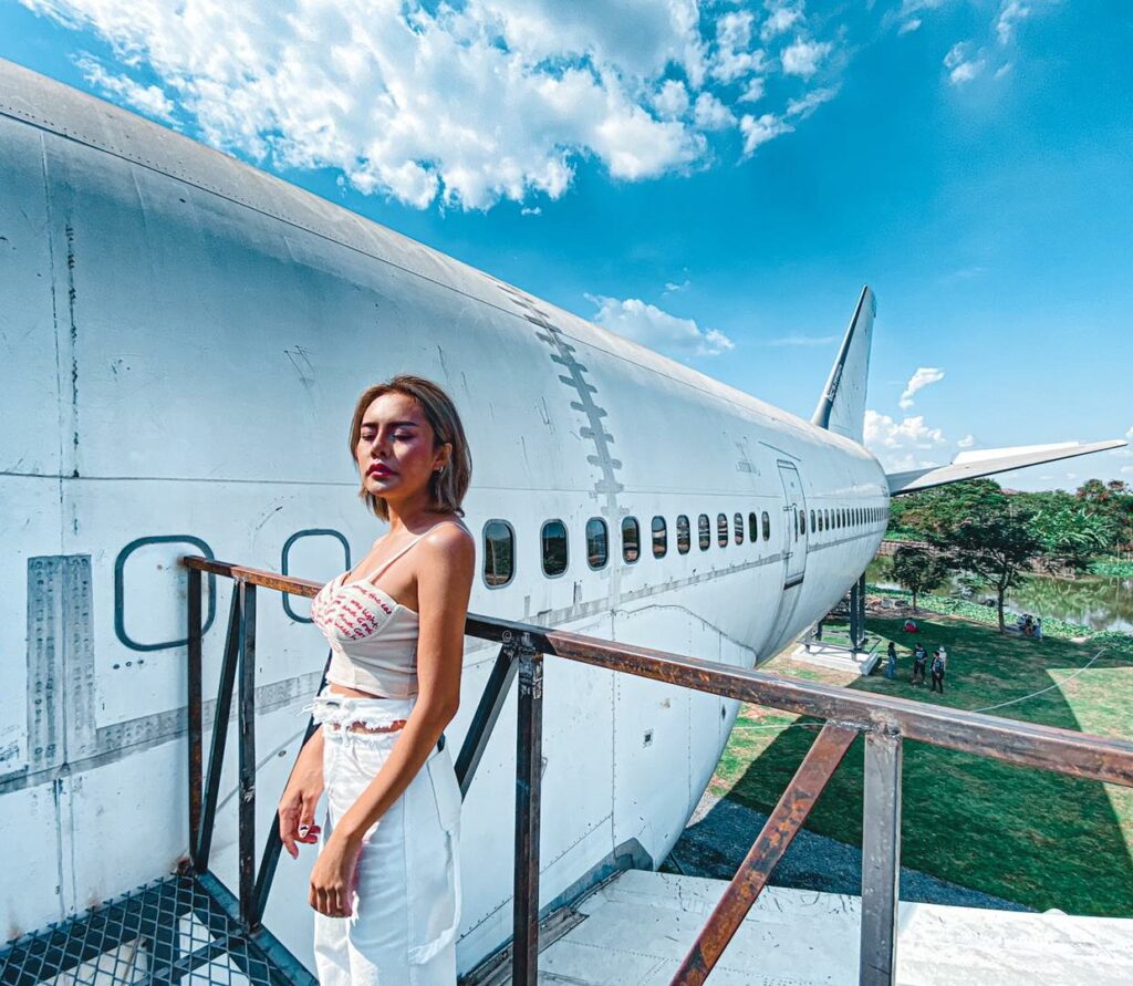 747 Cafe Is An Airplane Bistro In Bangkok With Only ฿120 Flight Tickets