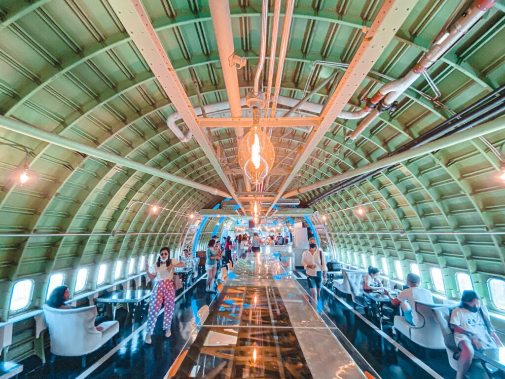 747 Cafe Is An Airplane Bistro In Bangkok With Only ฿120 Flight Tickets
