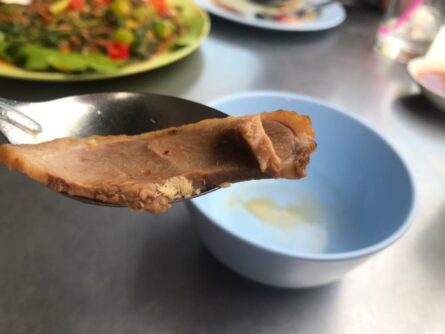 Woman Finds Maggots In Duck Stew, Owner Offers ฿40 Discount