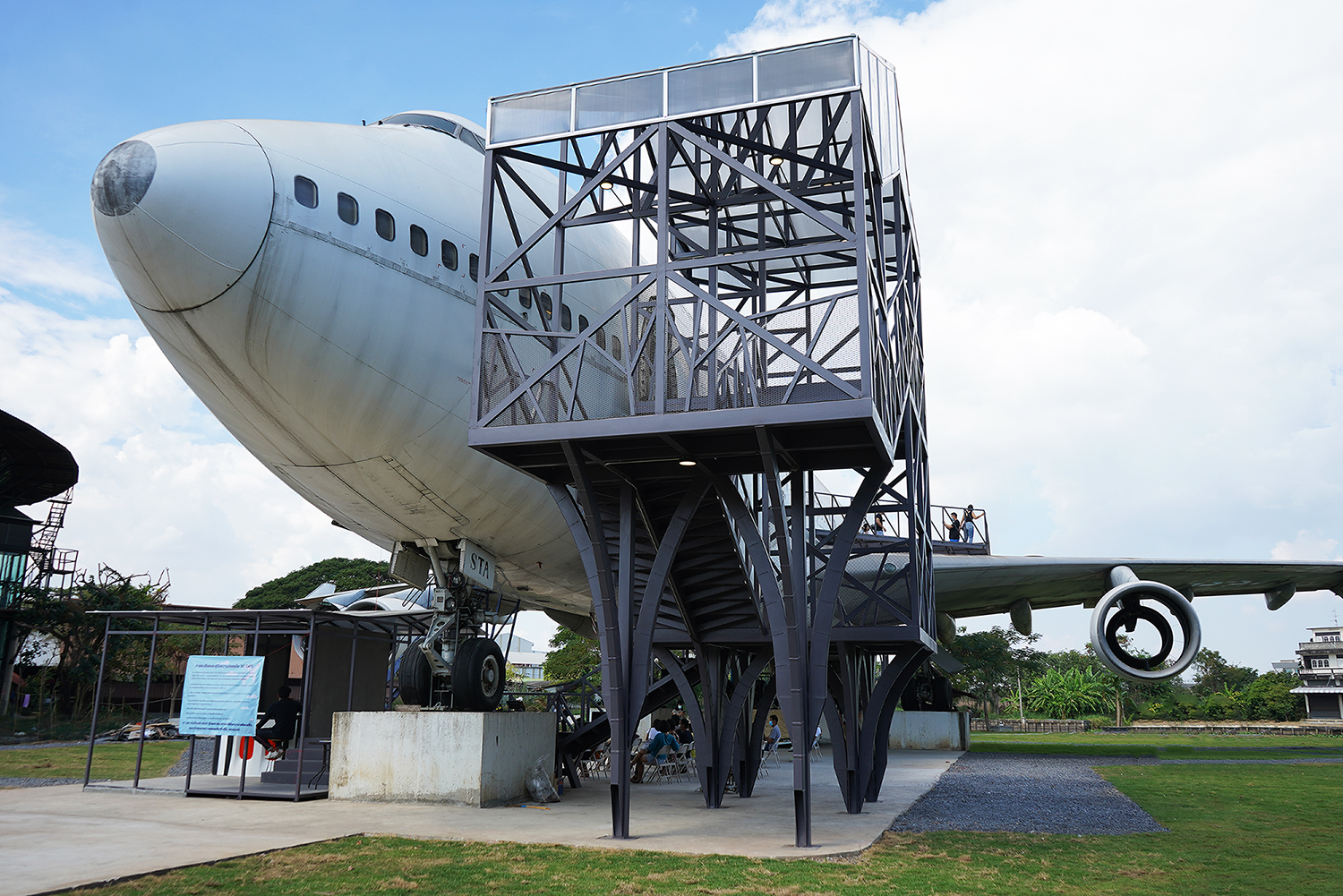 747 Cafe Is An Airplane Bistro In Bangkok With Only ฿120 Flight Tickets