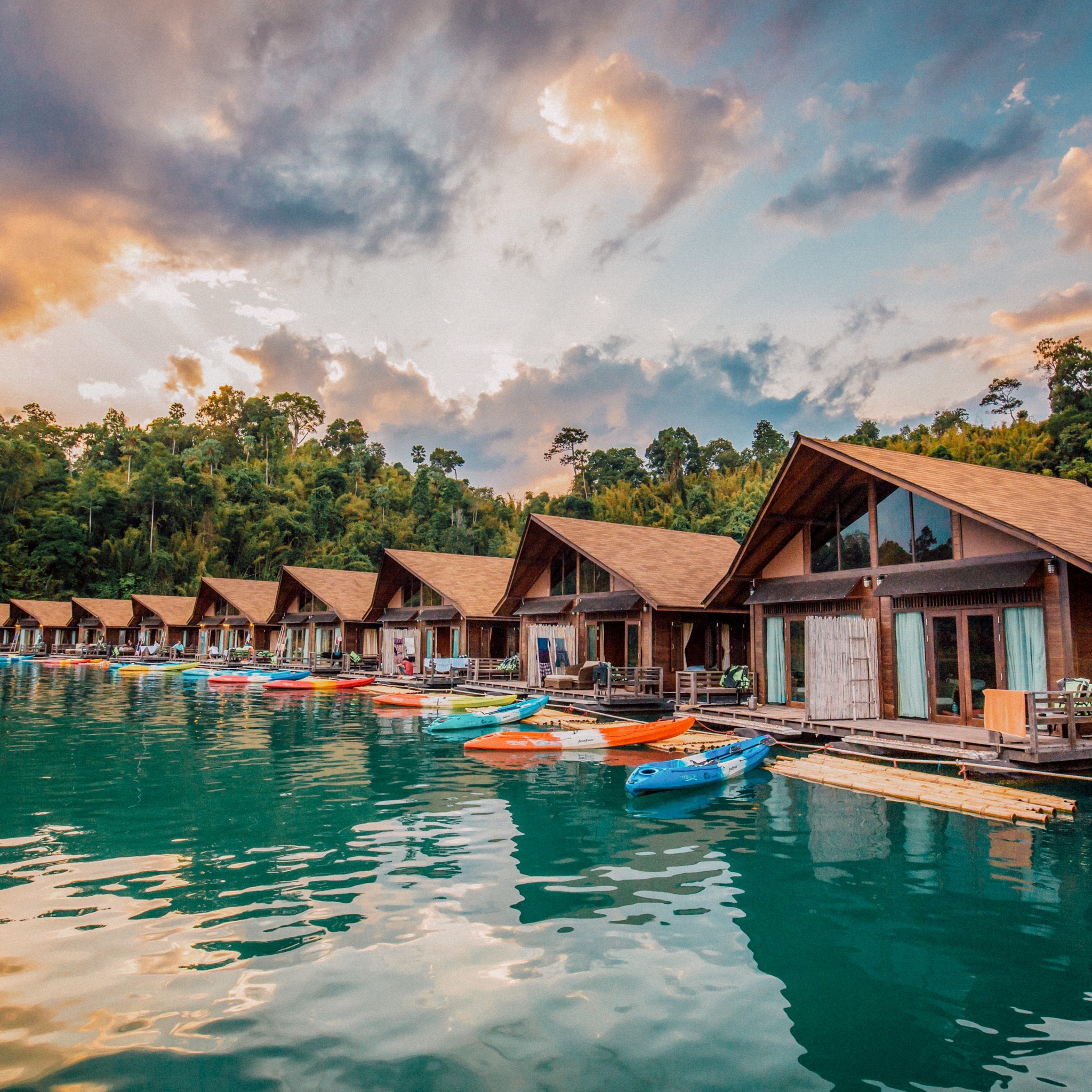 Pae 500 Rai Is Floating Resort With Outdoor Bathtubs & A Swimming Pool