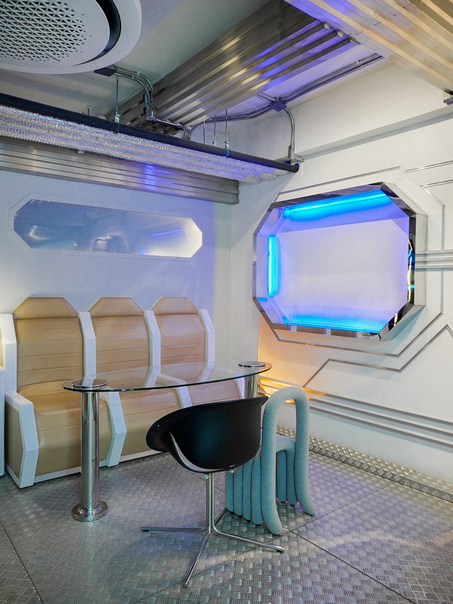 MARS.cnx Is A Mars-Themed Cafe With Spacecraft & Mini Grand Canyon