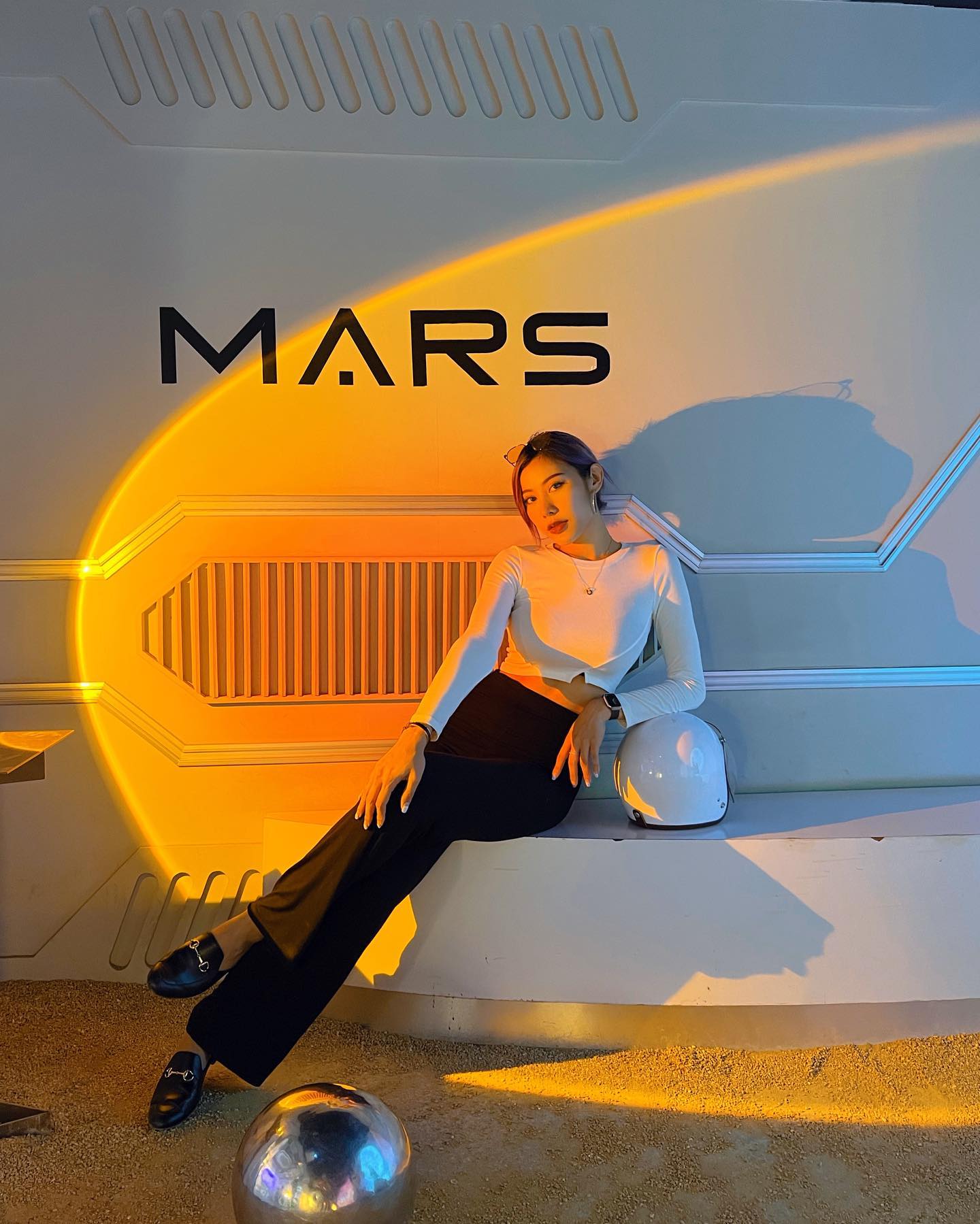 MARS.cnx Is A Mars-Themed Cafe With Spacecraft & Mini Grand Canyon