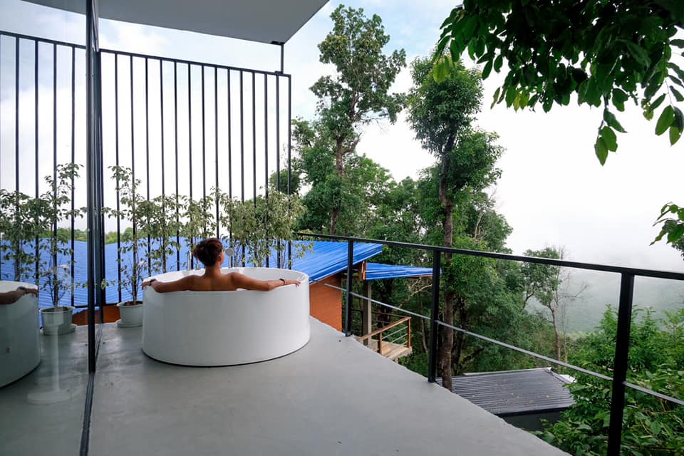 ONE SAKAD Is A Modern Homestay In The Jungle To Watch The Sunrise