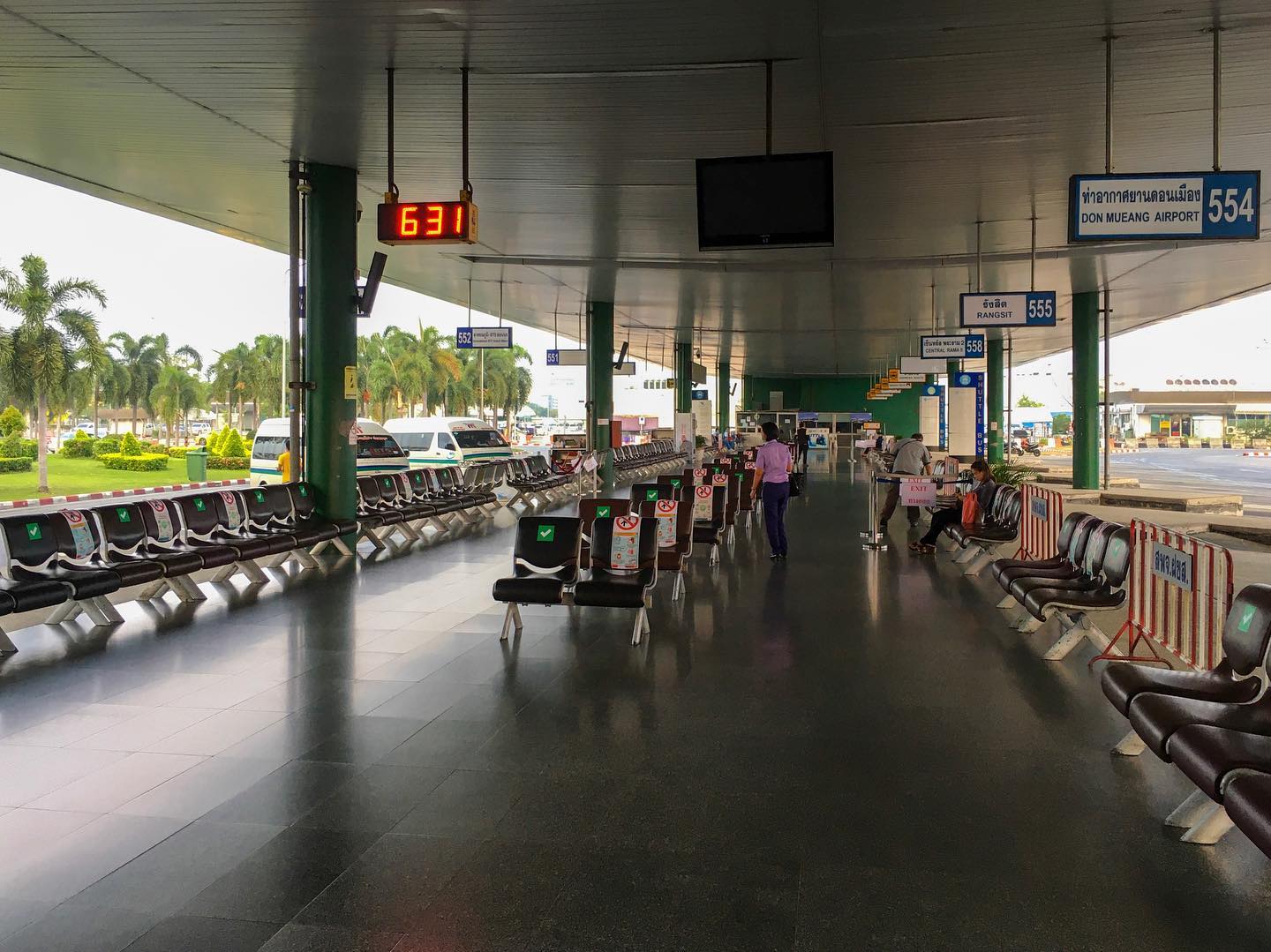 Bangkok Bus Guide 2022: How To Book, Where To Go & What To Bring