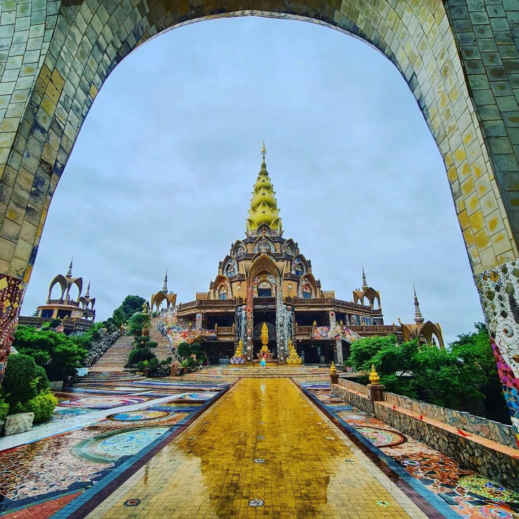 Wat Pha Sorn Kaew: Giant White Buddhas & Golden Pagoda In Khao Kho