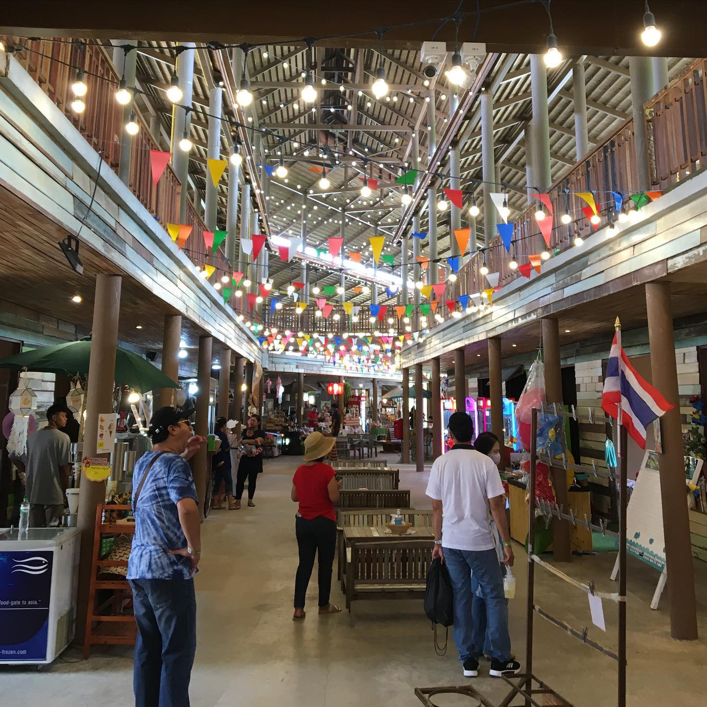 Legend Siam Pattaya: Theme Park With Retro Thai Houses & Boat Rides