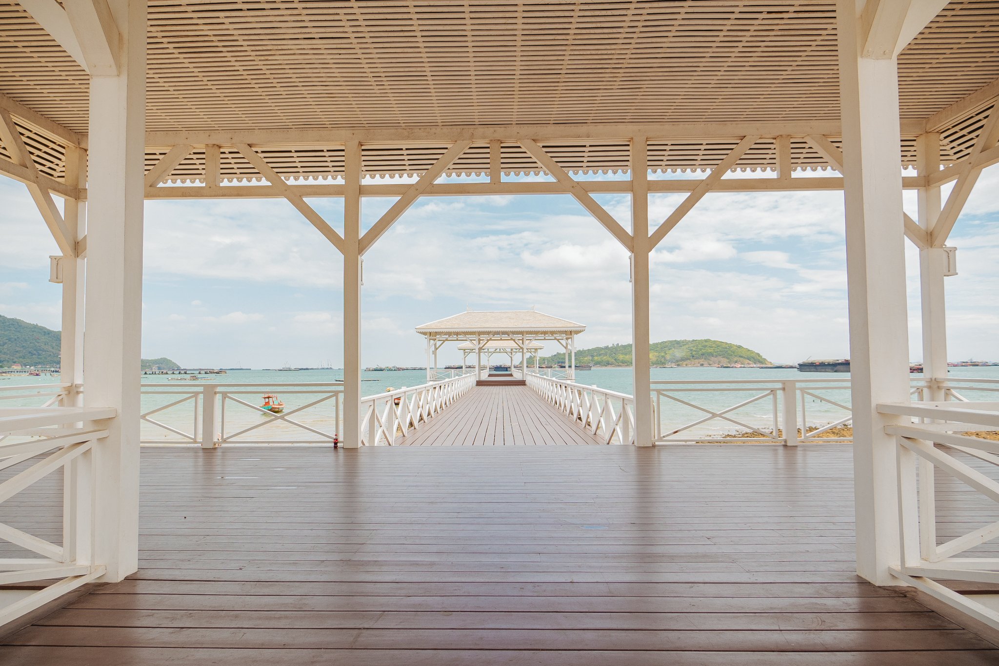 Koh Si Chang: Island With A Chinese Lighthouse & Buddha's Footprint