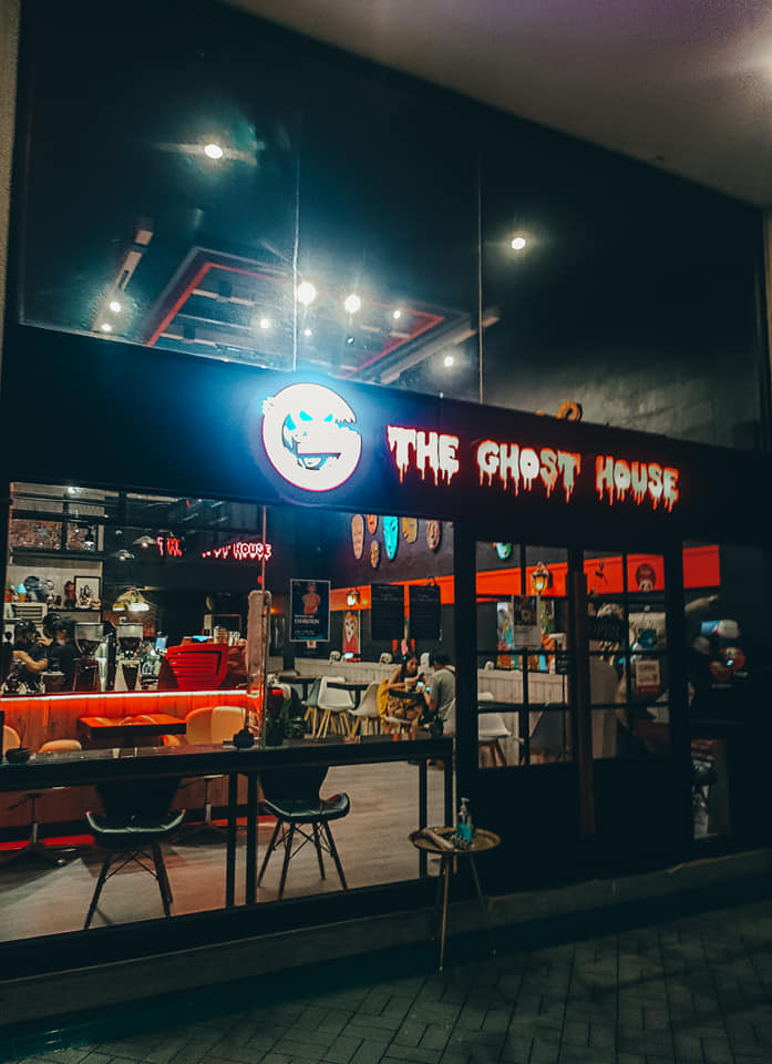 8 Spooky Bangkok Cafes With Hidden Escape Rooms & Creepy Themes