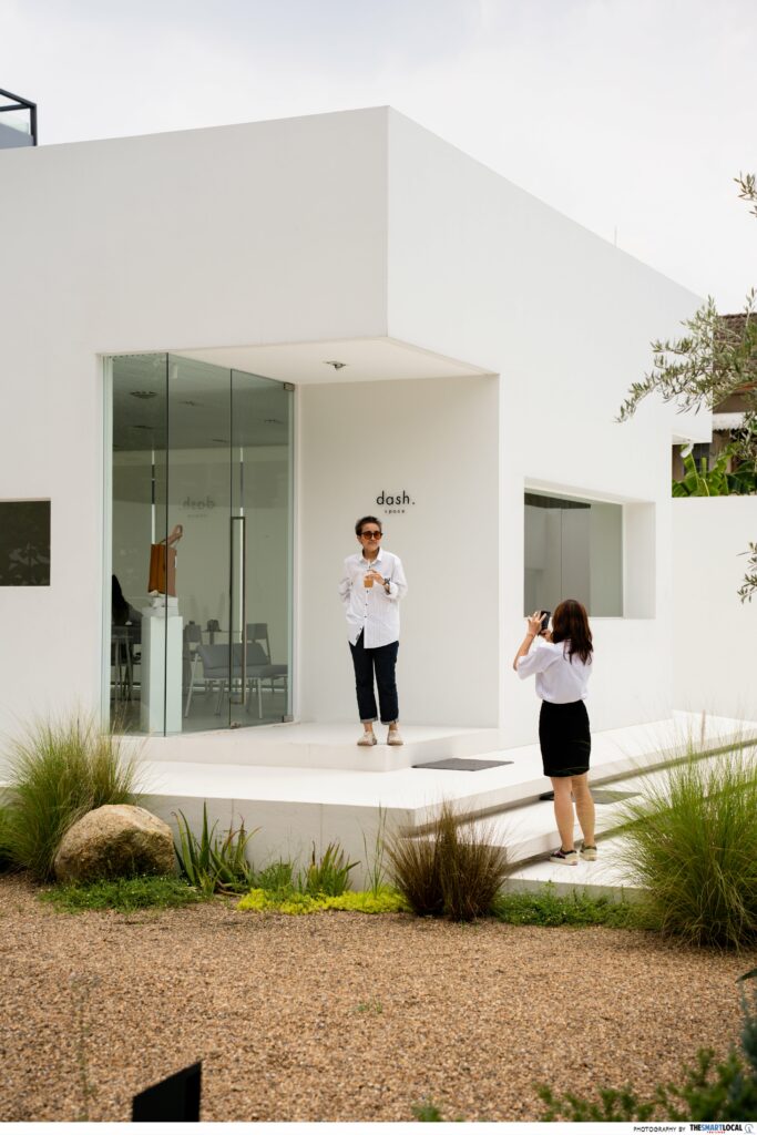 Dash Space Is An All-White Minimalist Cafe That Gives Desert Oasis Vibes