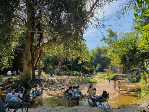 Bayon Thasai, Chonburi: Camp In A Forested Spot Near A Stream