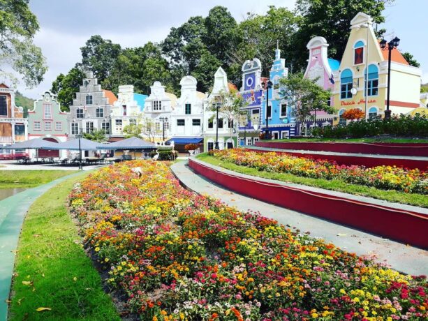 Strawberry Town: Mini-Netherlands With A Lovely Garden & Photo Spots