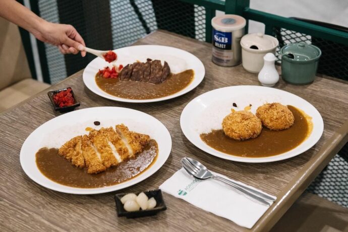 Aoringo Serves Curry Beloved By Japanese Expats