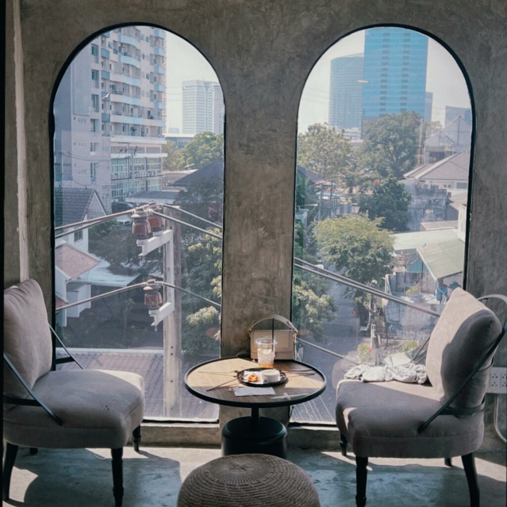 Roof24 Cafe&Bar: Rooftop With A View Of Bangkok's Elephant Building