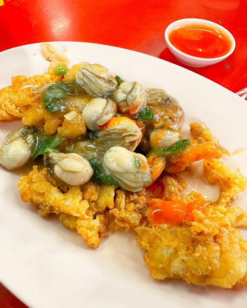 Nai Mong Hoi Thod: Oyster Omelettes In Yaowarat