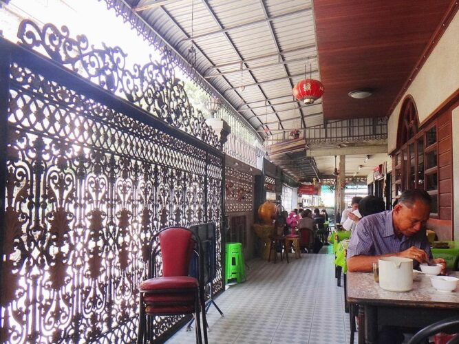 Tow Pochana: Hidden Restaurant With Delicious Braised Duck