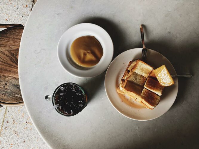 Num Heng Lee, Bangkok: 70-Year-Old Chinese Eatery With ฿30 Toast