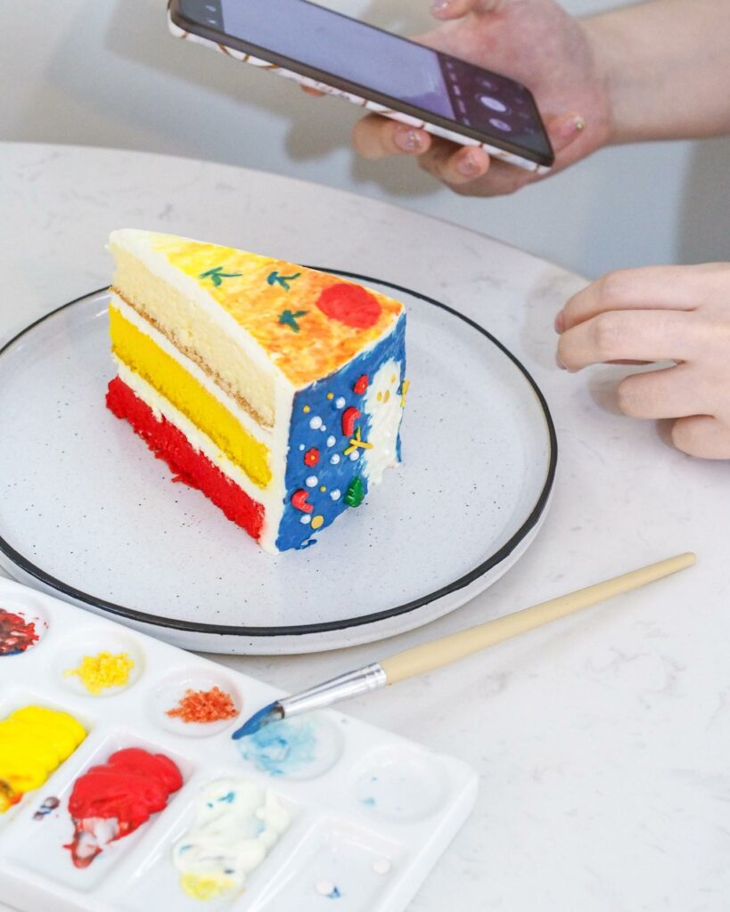FUN Cafe Bangkok: Paint Your Edible Canvas Cake In A Minimalist Cafe