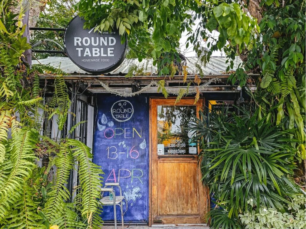 ROUND TABLE Is A Homey Eatery Serving Thai-Western Fusion Dishes