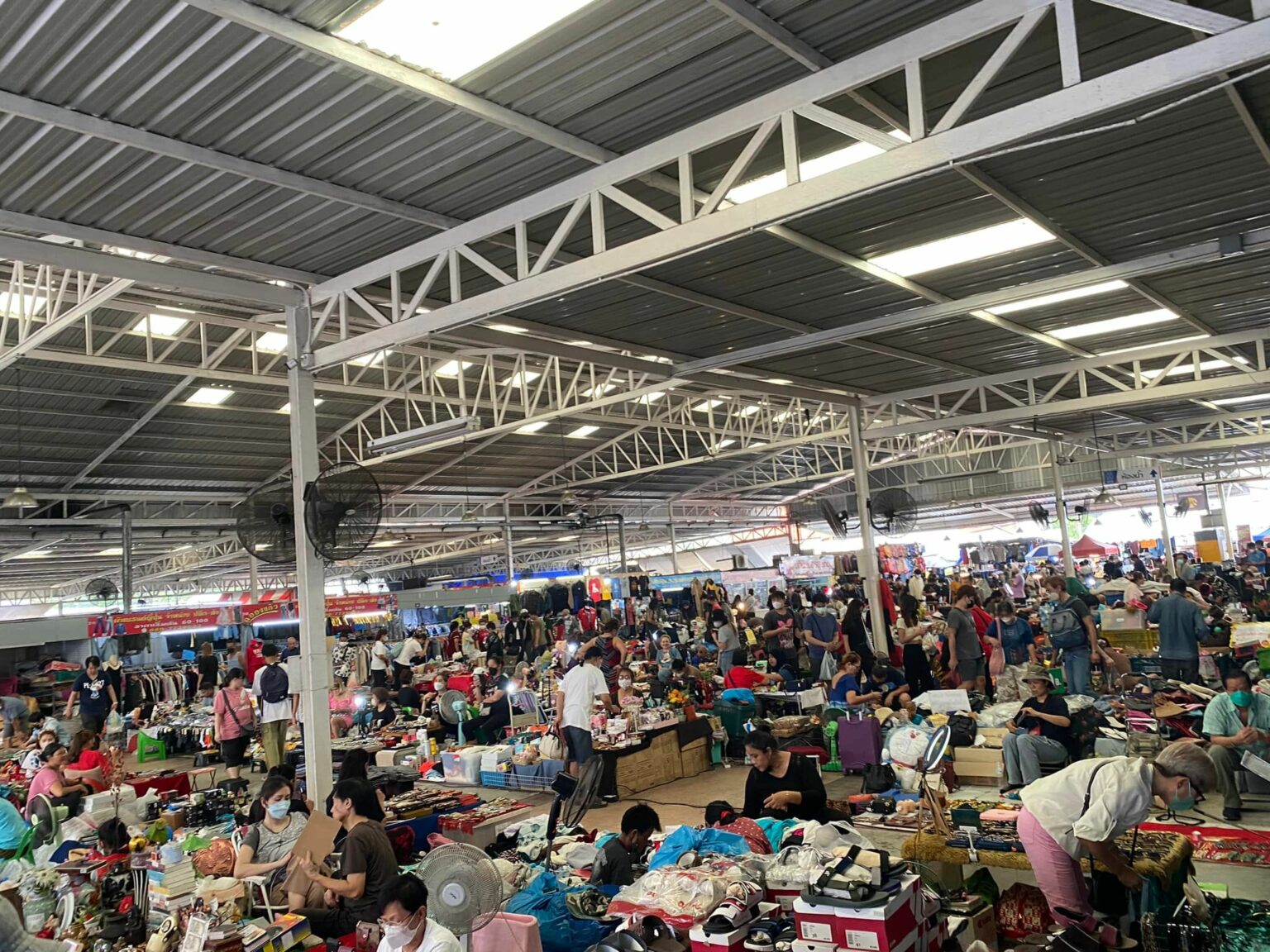 Pattawikorn Market, Bangkok: Hub For Budget Secondhand Items