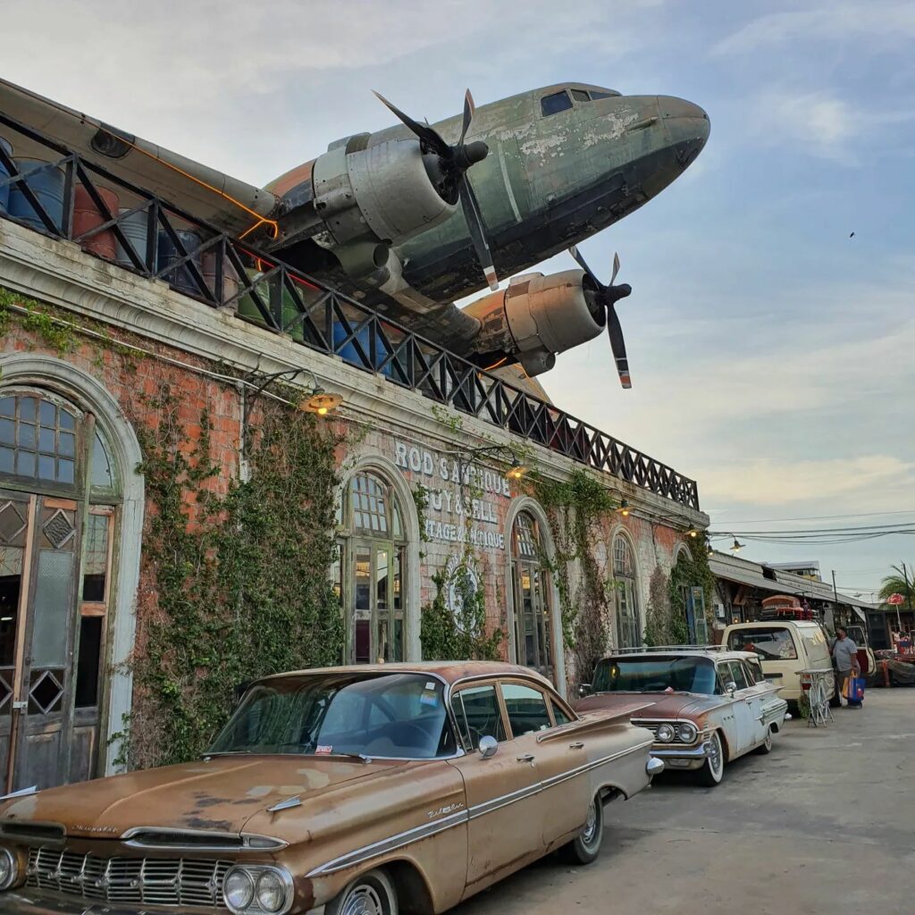 Srinakarin Train Night Market: Retro Vibe In A Warehouse