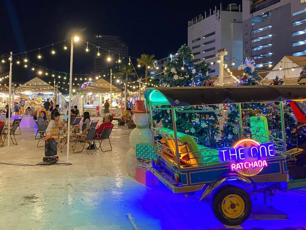 The One Ratchada (เดอะวัน รัชดา): Old Train Night Market Revived