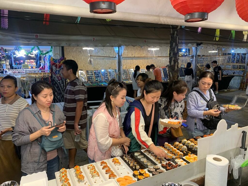 The One Ratchada (เดอะวัน รัชดา): Old Train Night Market Revived