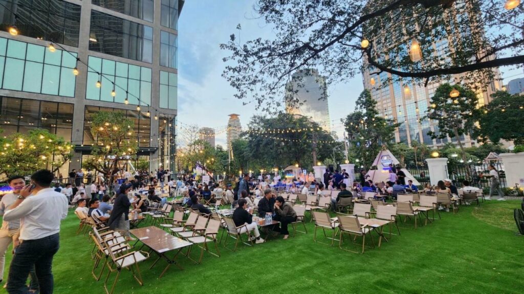 EMSPHERE Guide: Trendy Clothing Spots, Must-Visit Eateries & A Night Bar