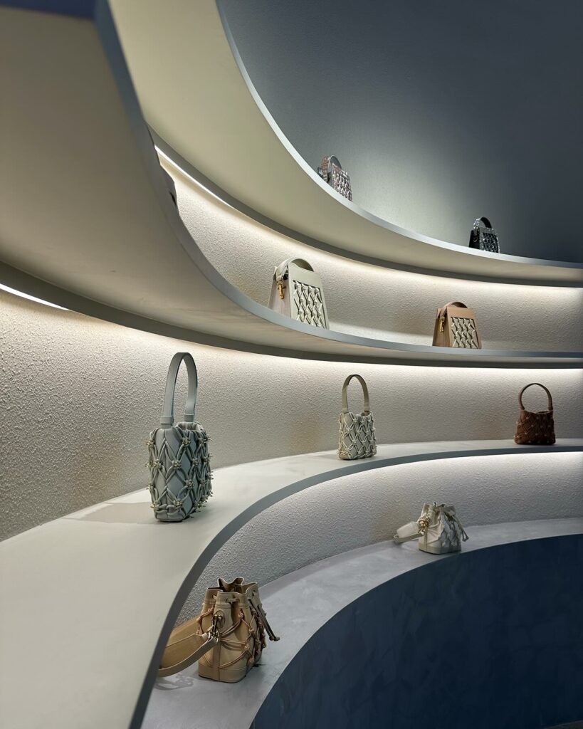 EMSPHERE Guide: Trendy Clothing Spots, Must-Visit Eateries & A Night Bar